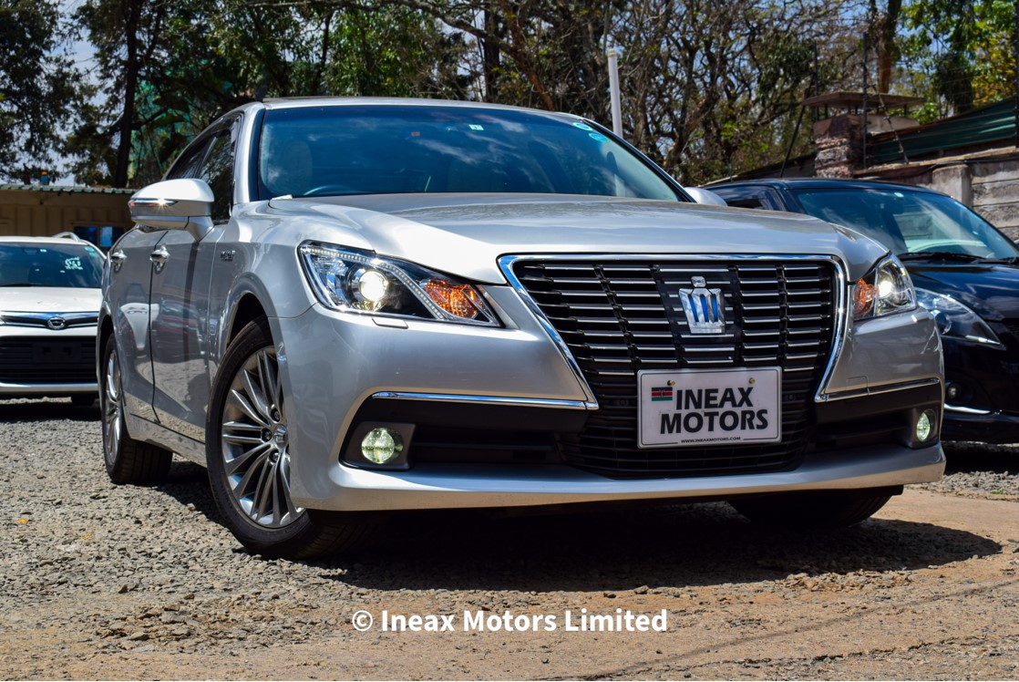 AUTOFOCUS: 14TH GENERATION TOYOTA CROWN - INEAX MOTORS