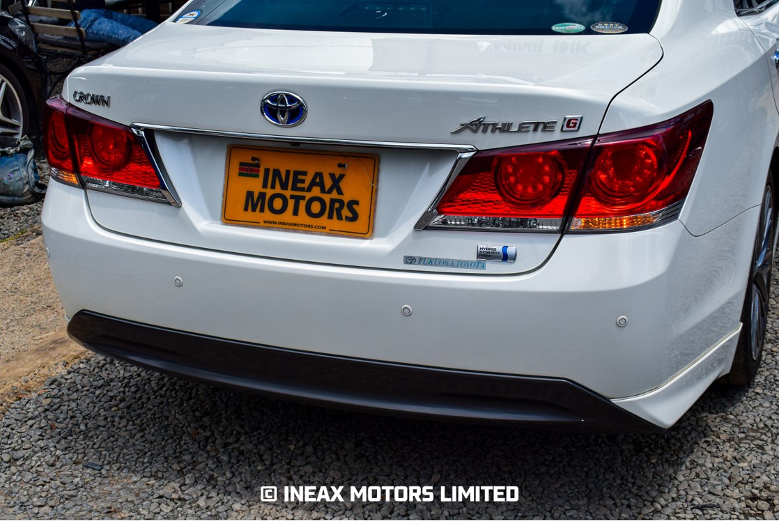 AUTOFOCUS: 14TH GENERATION TOYOTA CROWN - INEAX MOTORS