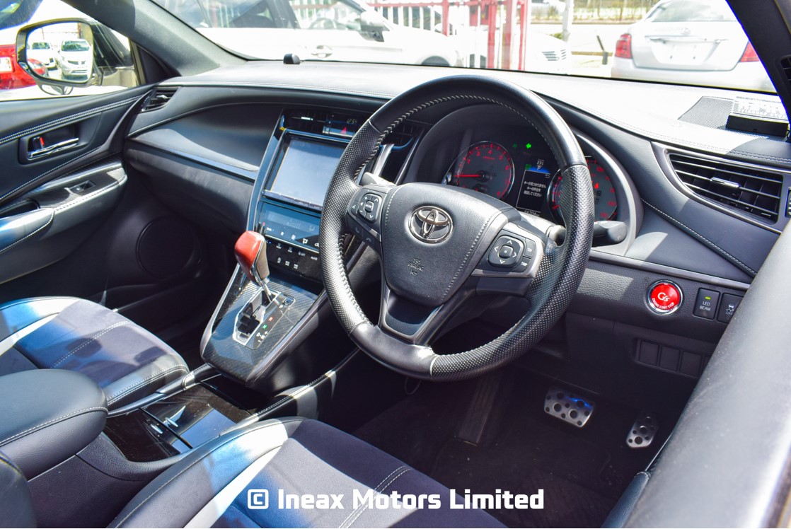 AUTOFOCUS 2016 TOYOTA HARRIER - INEAX MOTORS