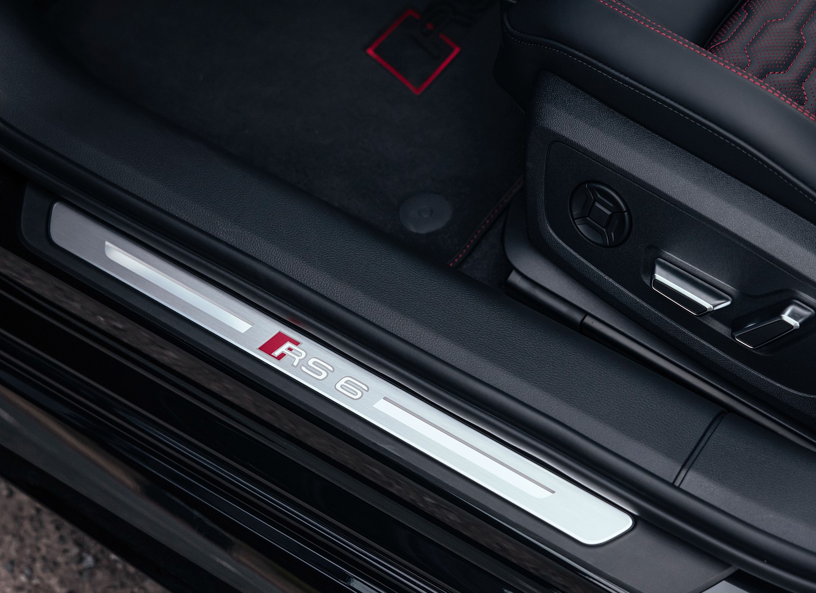 2024 AUDI RS6 AVANT PERFORMANCE - INEAX MOTORS