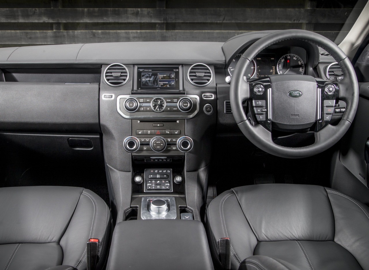 2016 LAND ROVER DISCOVERY LANDMARK AND GRAPHITE - INEAX MOTORS