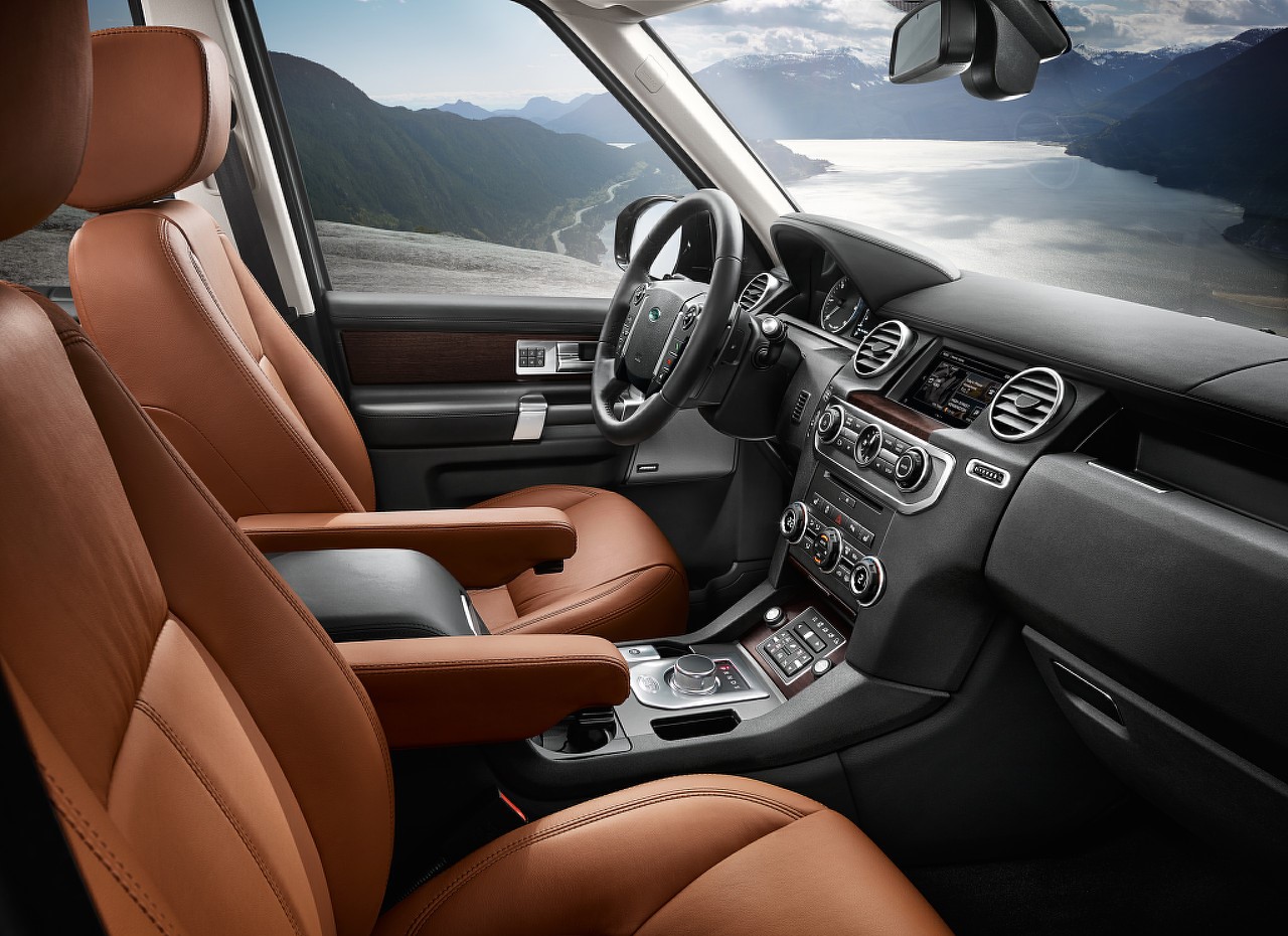 2016 LAND ROVER DISCOVERY LANDMARK AND GRAPHITE - INEAX MOTORS