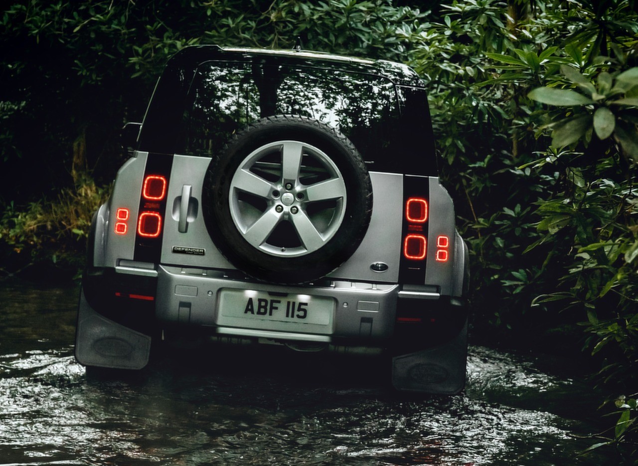 2020 LAND ROVER DEFENDER 110 - INEAX MOTORS