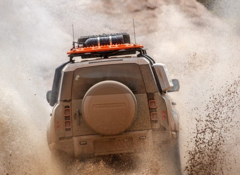 2020 LAND ROVER DEFENDER 110 - INEAX MOTORS