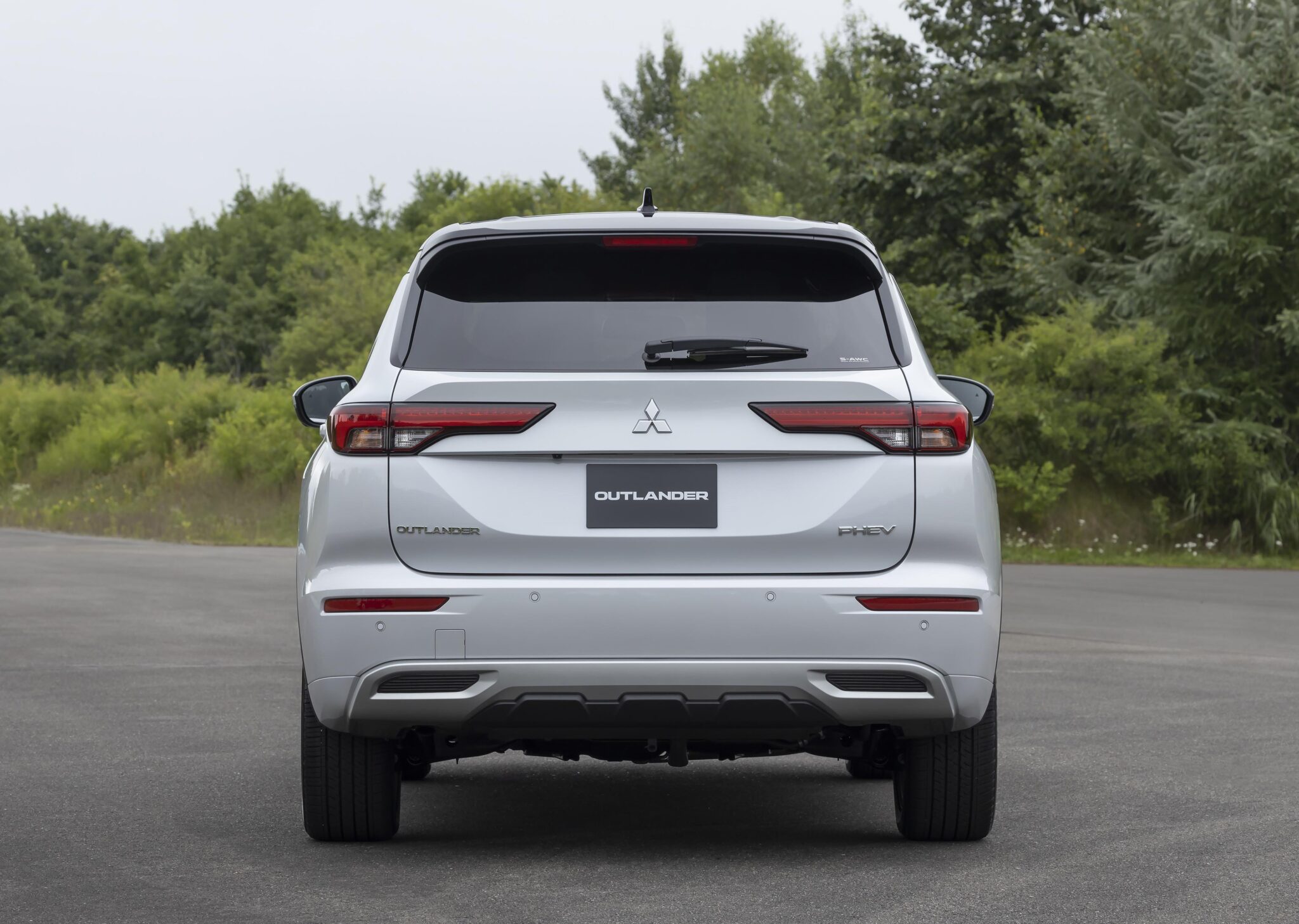 2022 MITSUBISHI OUTLANDER PHEV JAPANESE VERSION - INEAX MOTORS