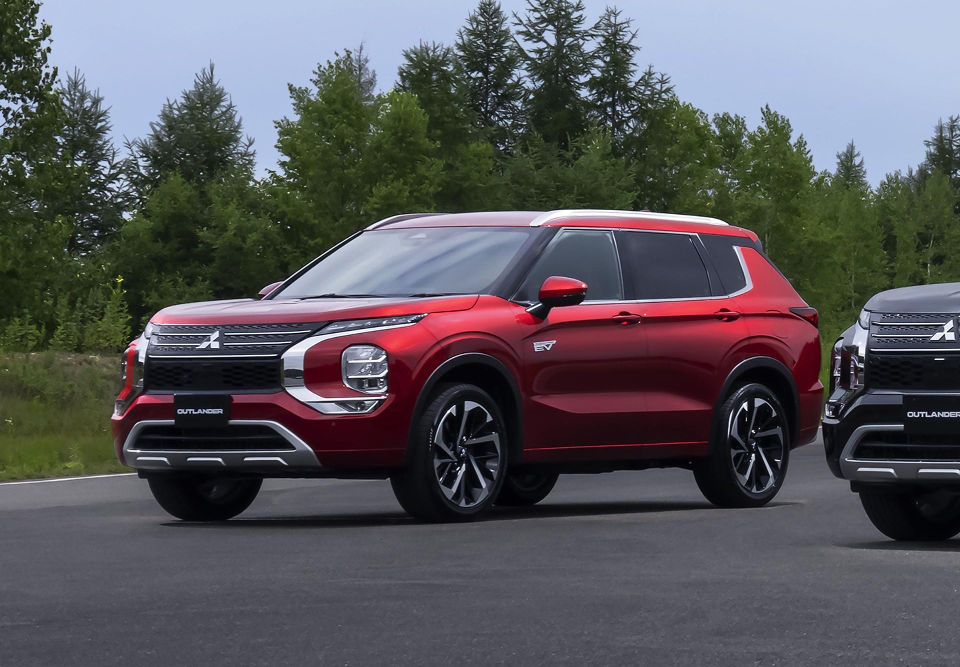 2022 MITSUBISHI OUTLANDER PHEV JAPANESE VERSION - INEAX MOTORS