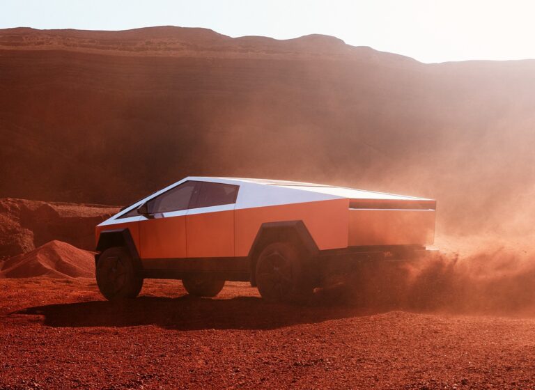 2025 TESLA CYBERTRUCK - INEAX MOTORS