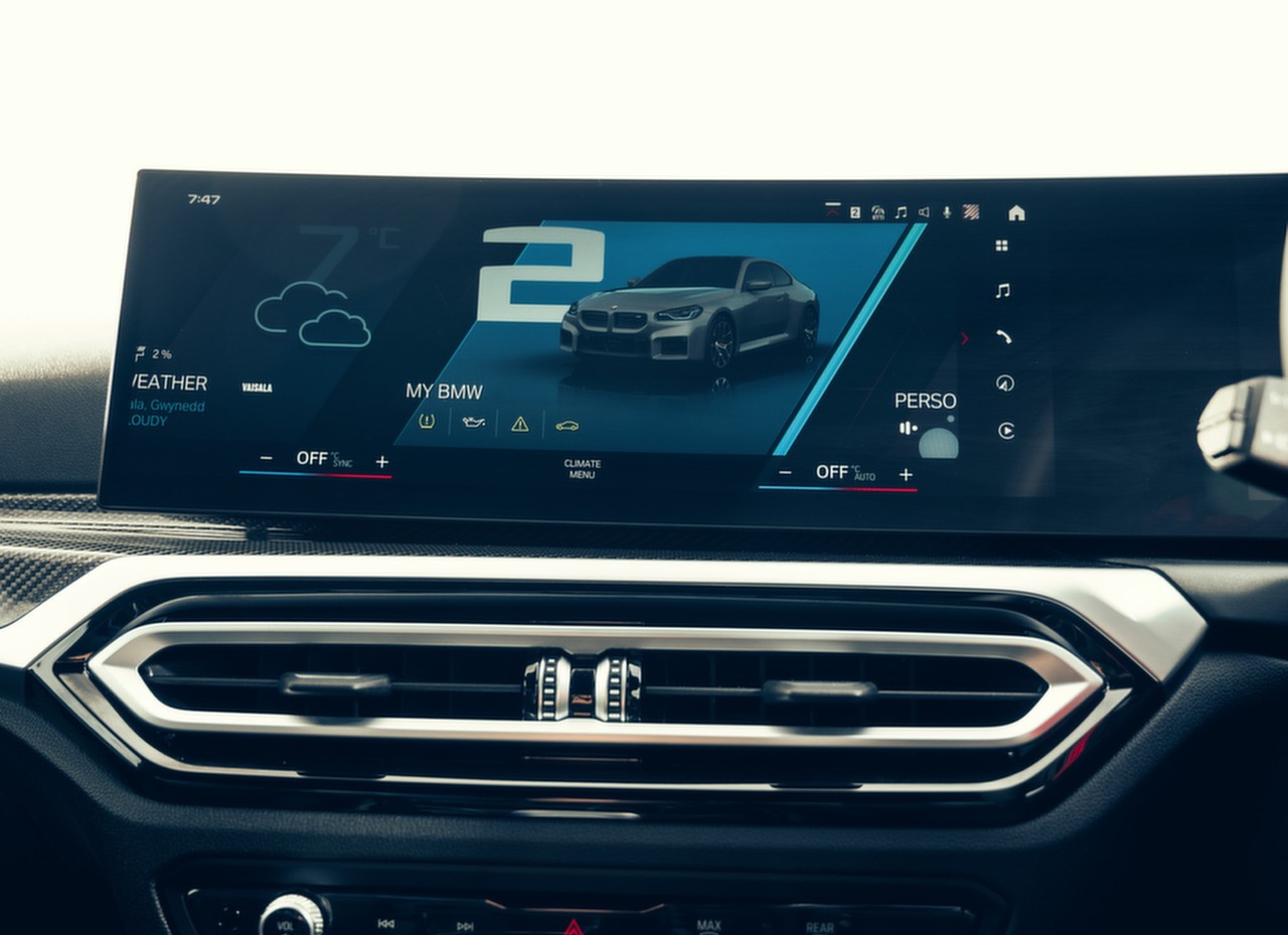 BMW TRANSITIONS FROM FACELIFTS TO TECHLIFTS - INEAX MOTORS