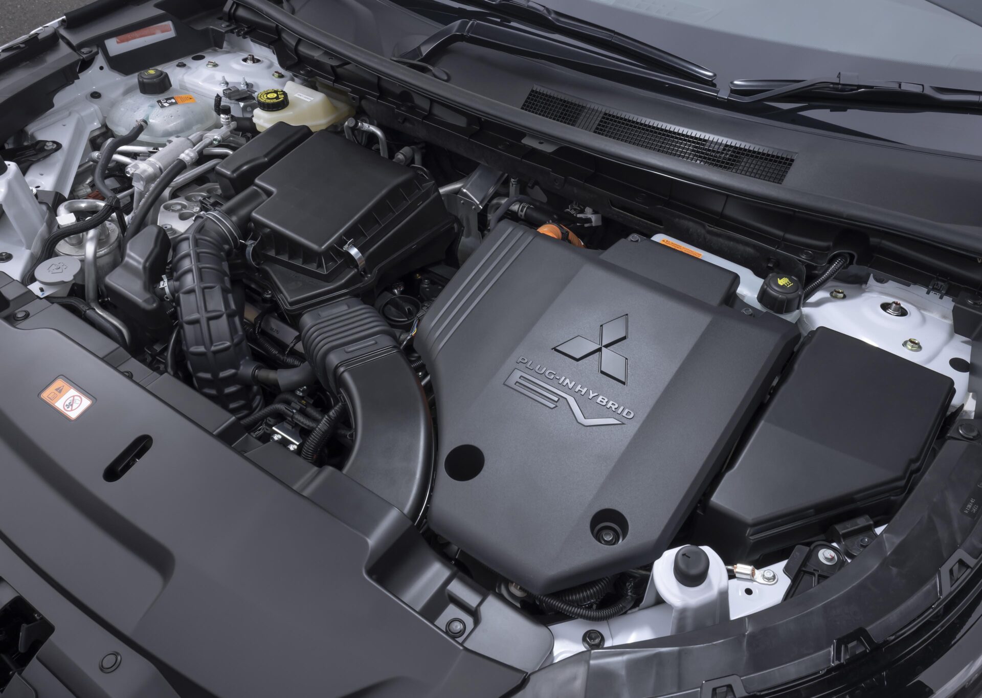 2022 MITSUBISHI OUTLANDER PHEV JAPANESE VERSION - INEAX MOTORS