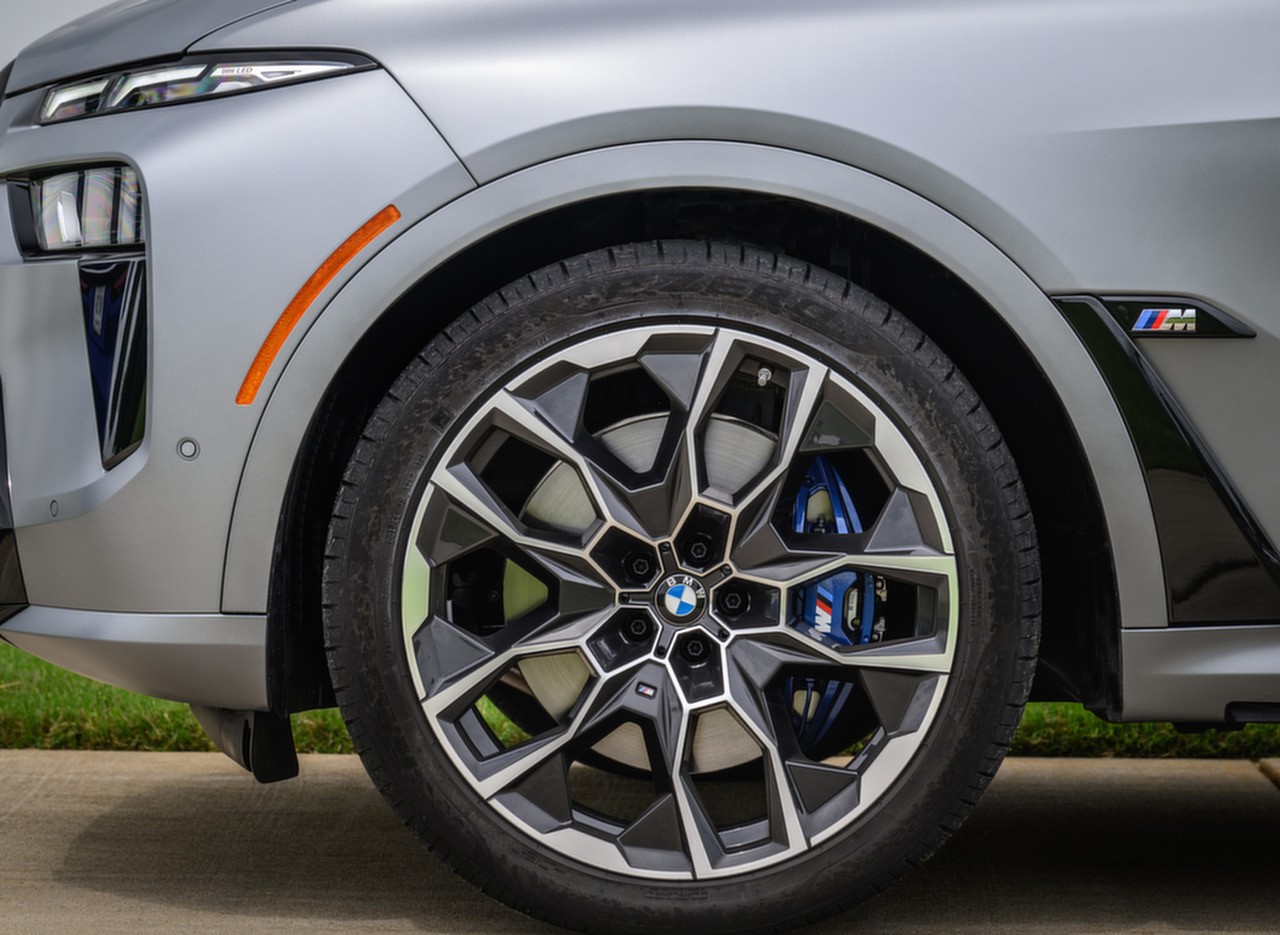 2023 BMW X7 M60i - INEAX MOTORS