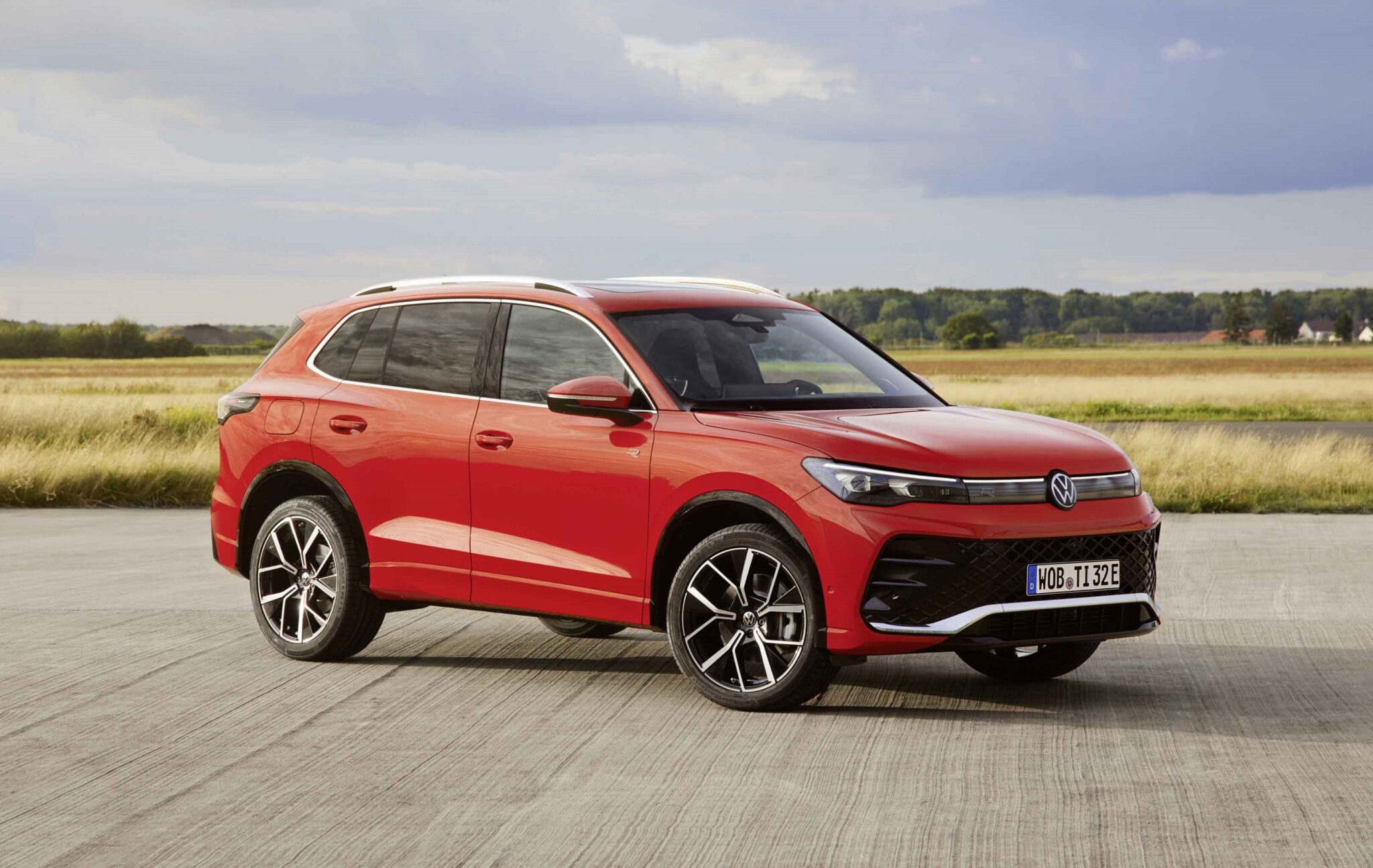 2024 VOLKSWAGEN TIGUAN R LINE - INEAX MOTORS