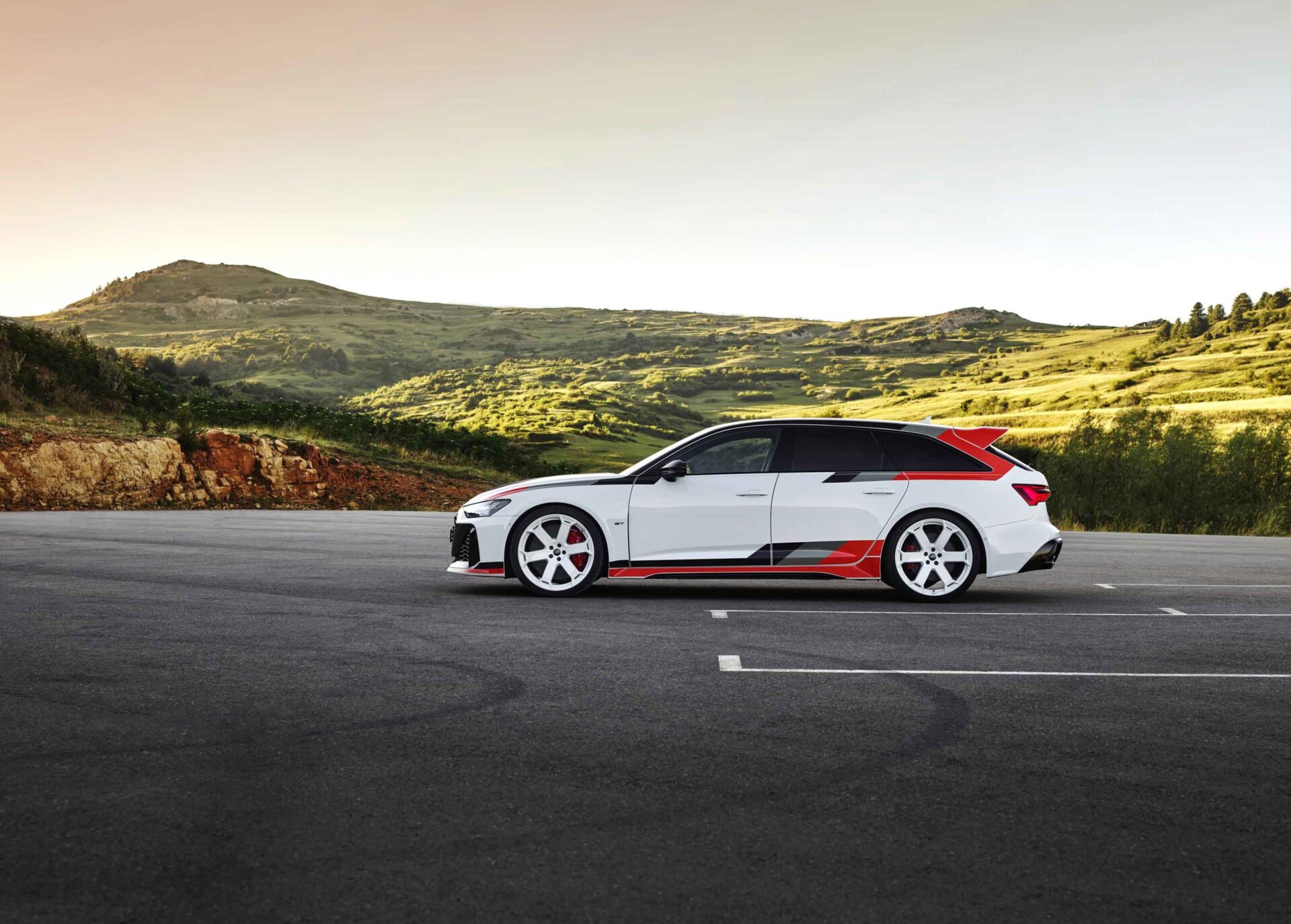 2025 AUDI RS 6 AVANT GT - INEAX MOTORS