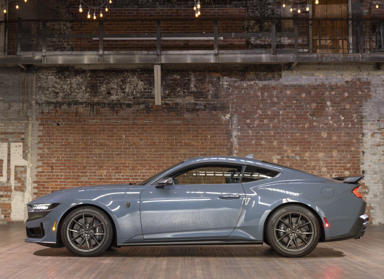 2024 FORD MUSTANG MATTE CLEAR FILM - INEAX MOTORS