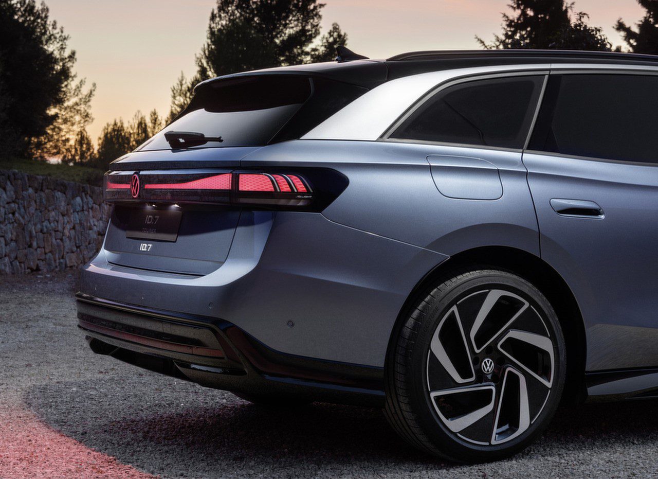 2025 VOLKSWAGEN ID.7 TOURER - INEAX MOTORS