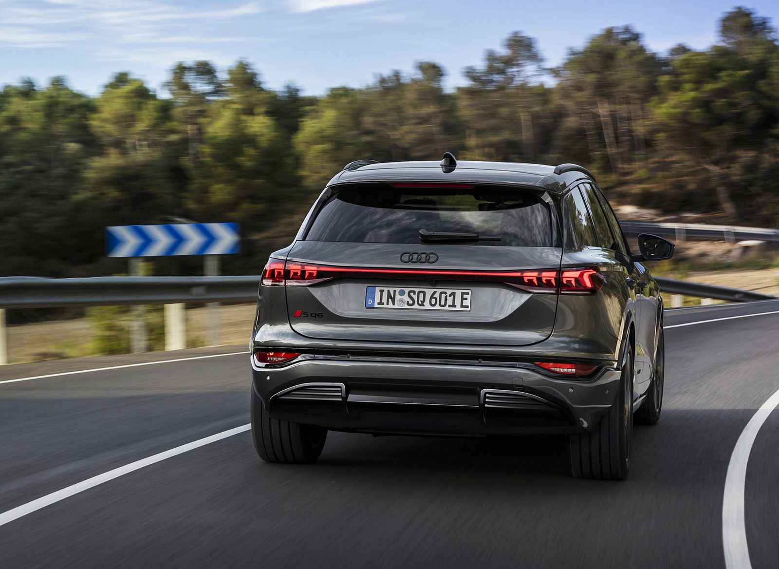 2025 AUDI SQ6 E-TRON - INEAX MOTORS