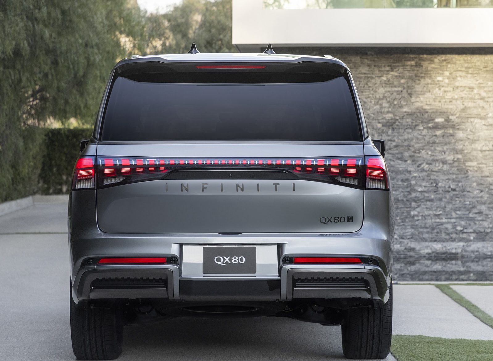 2025 INFINITI QX80 - INEAX MOTORS