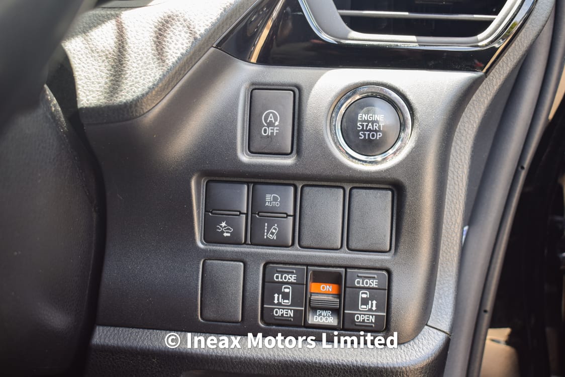 TOYOTA NOAH - INEAX MOTORS