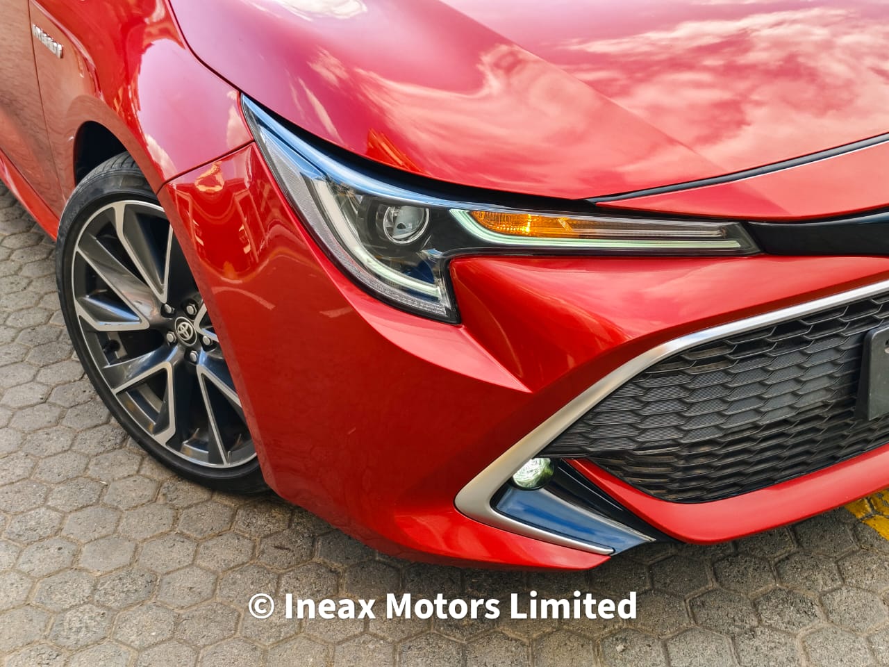 TOYOTA COROLLA SPORT - INEAX MOTORS